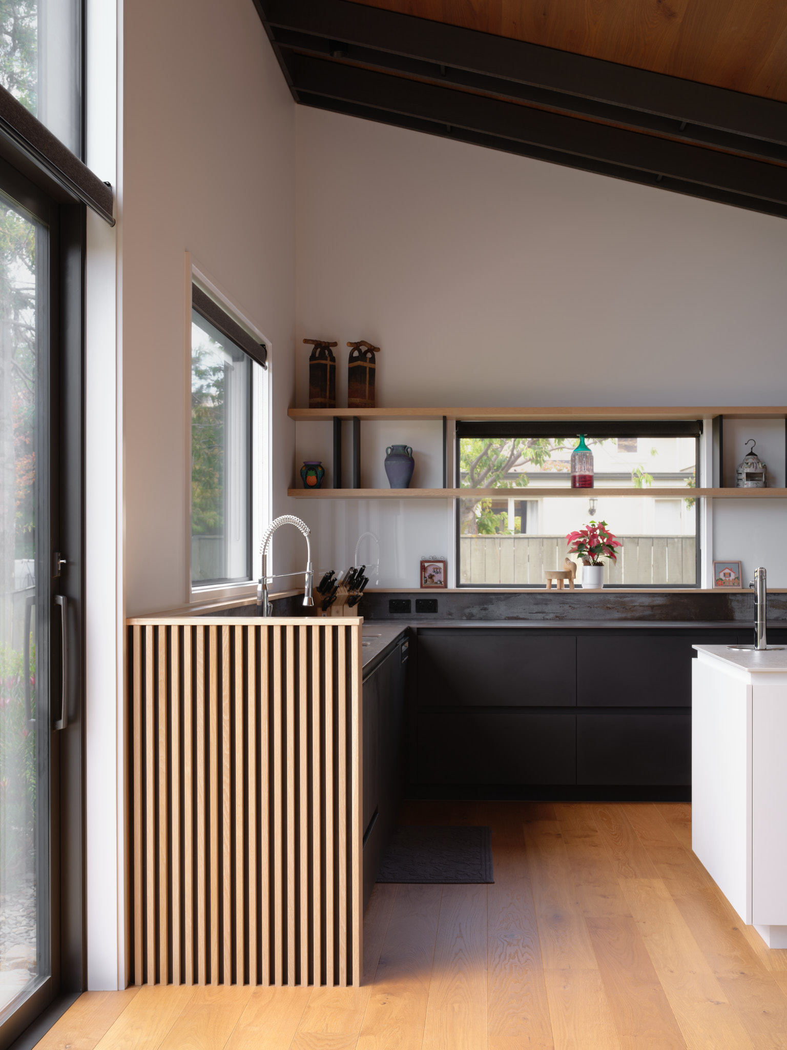 Rafe Maclean Architects — Pisa Moorings House